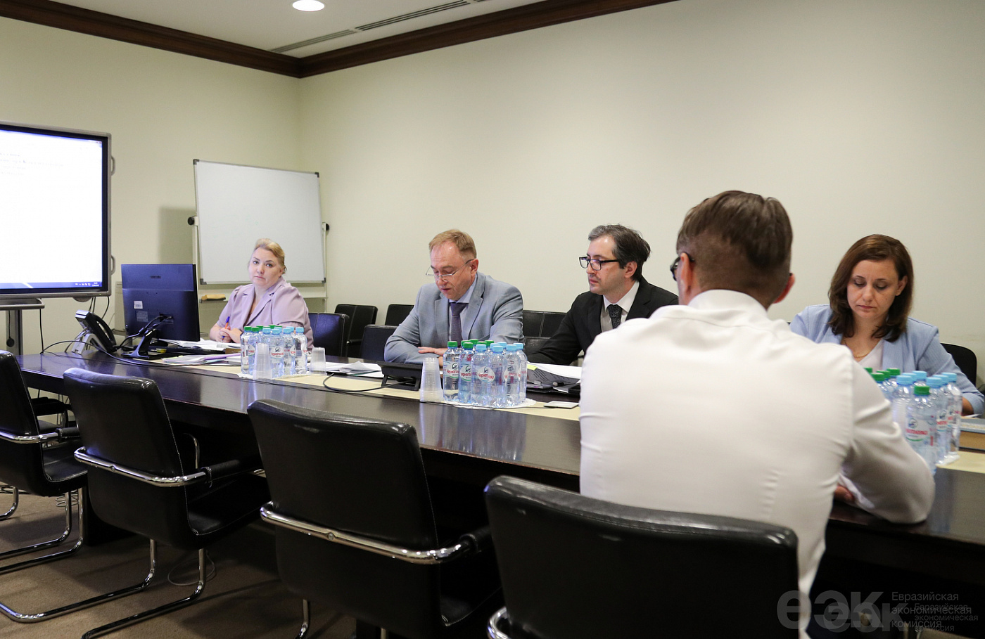 EEC discussed changes in procedures for filling in declarations for ...